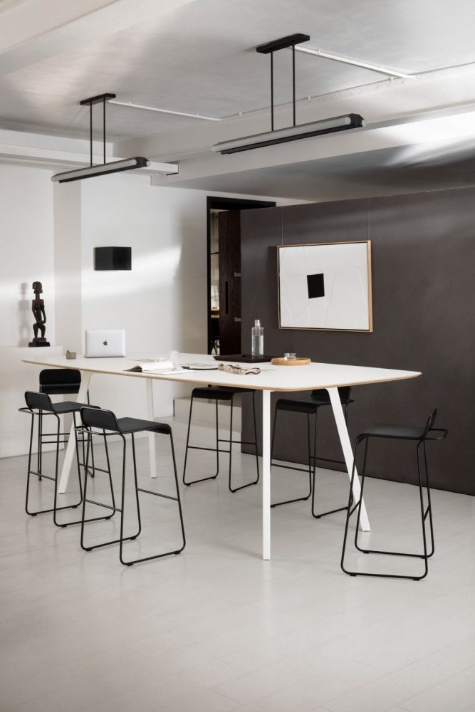 AMBIENTES | Flow Stool por Defne Koz y Marco Susani