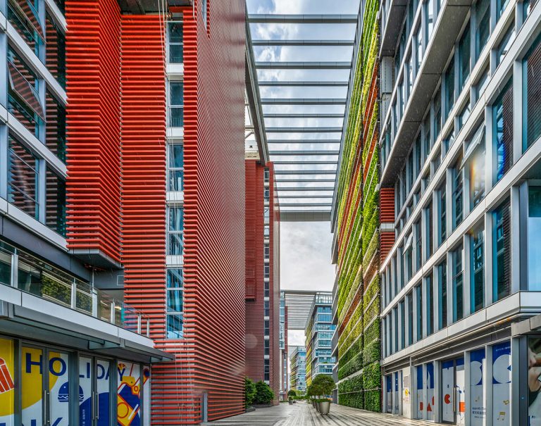 AMBIENTES | OCT OH BAY Retail Park por Laguarda.Low Architects