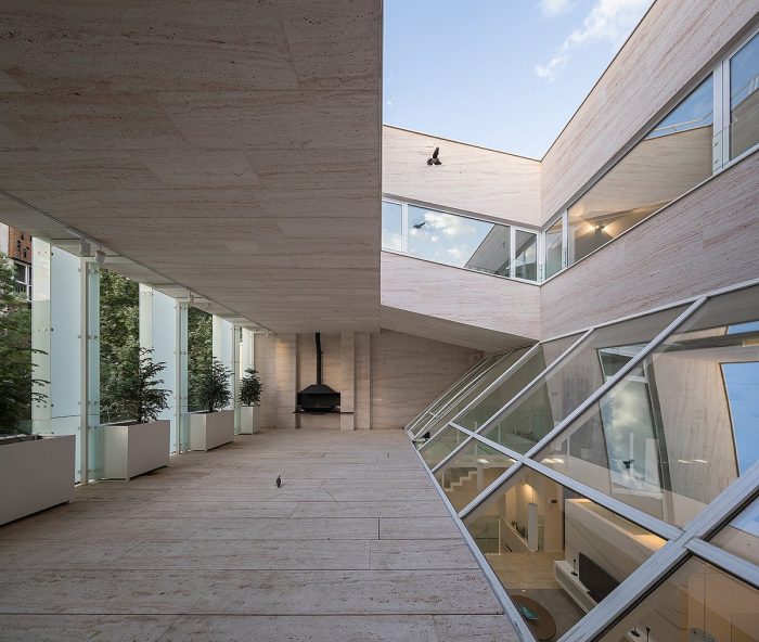 AMBIENTES | Inside Out House por Mousavi Architects