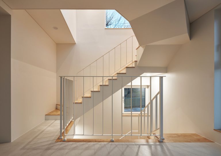 AMBIENTES | Centro Comunitario Mae An Geo por Studio Zozo