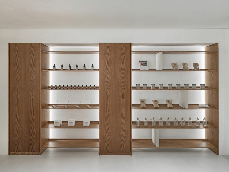 AMBIENTES | Centro Comunitario Mae An Geo por Studio Zozo