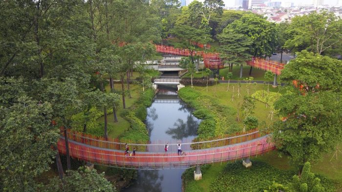 AMBIENTES | Tebet Eco Park por la firma singapurense SIURA Studio