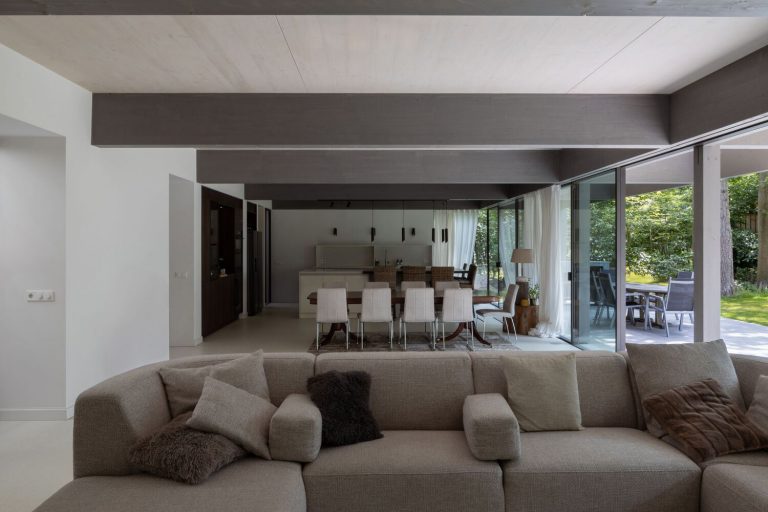 AMBIENTES | The Volume House por VLOT architecten