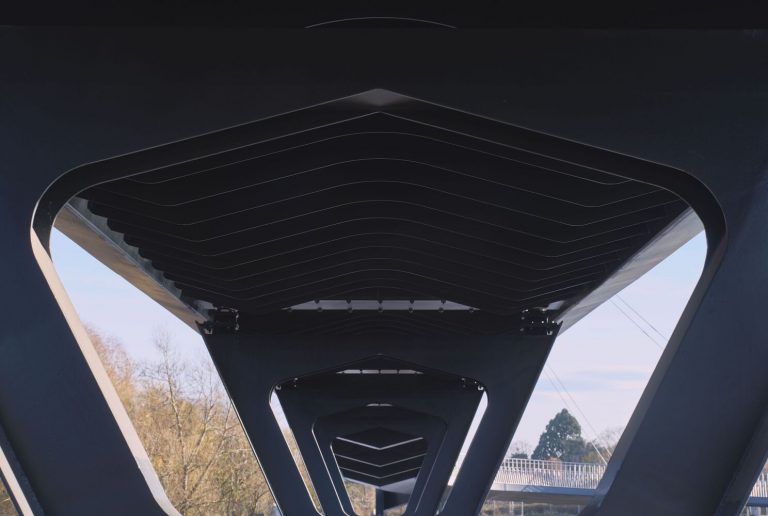 AMBIENTES | Puente Kepax por Moxon Architects